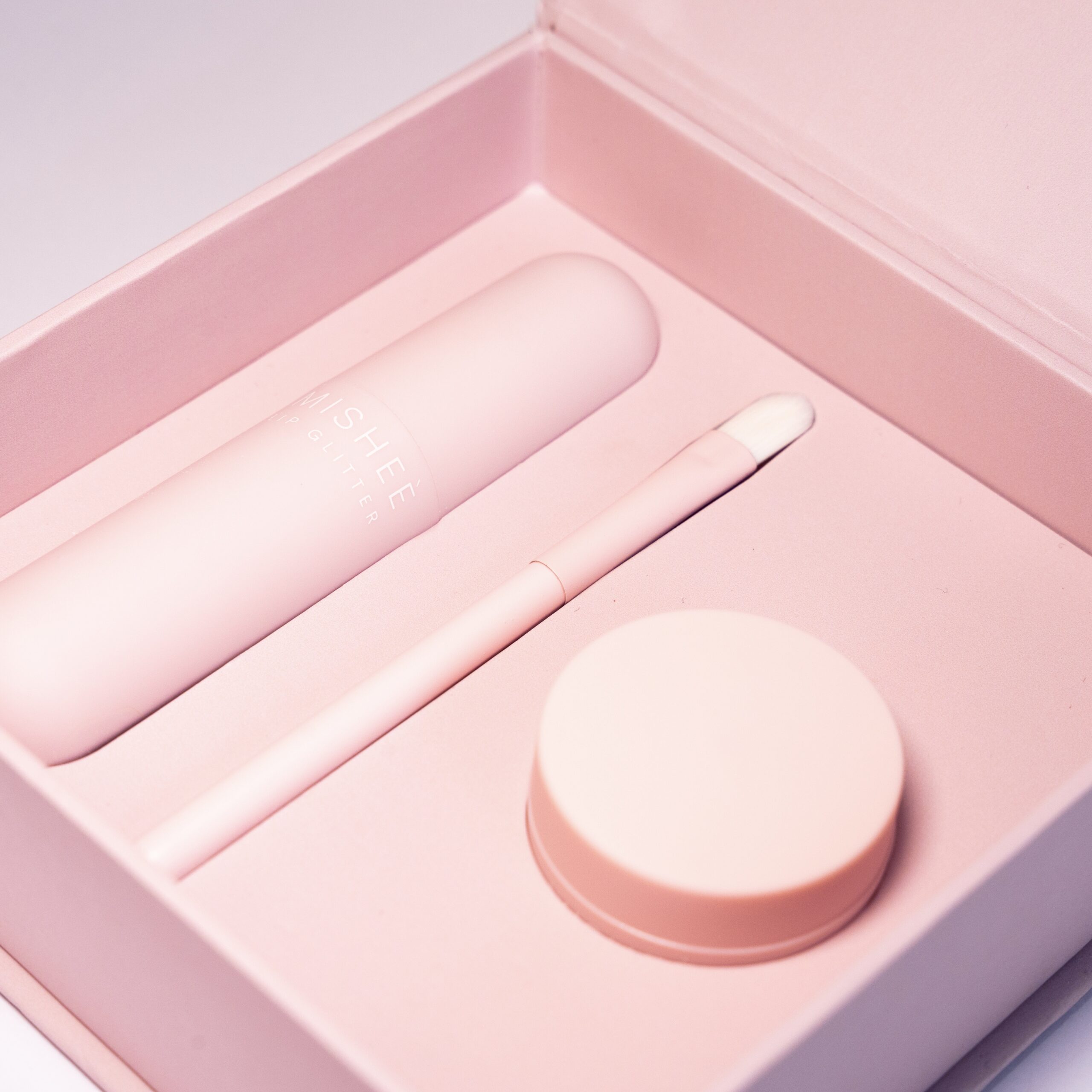 MISHEE Cosmetics | Lip Glitter - Natural Pink